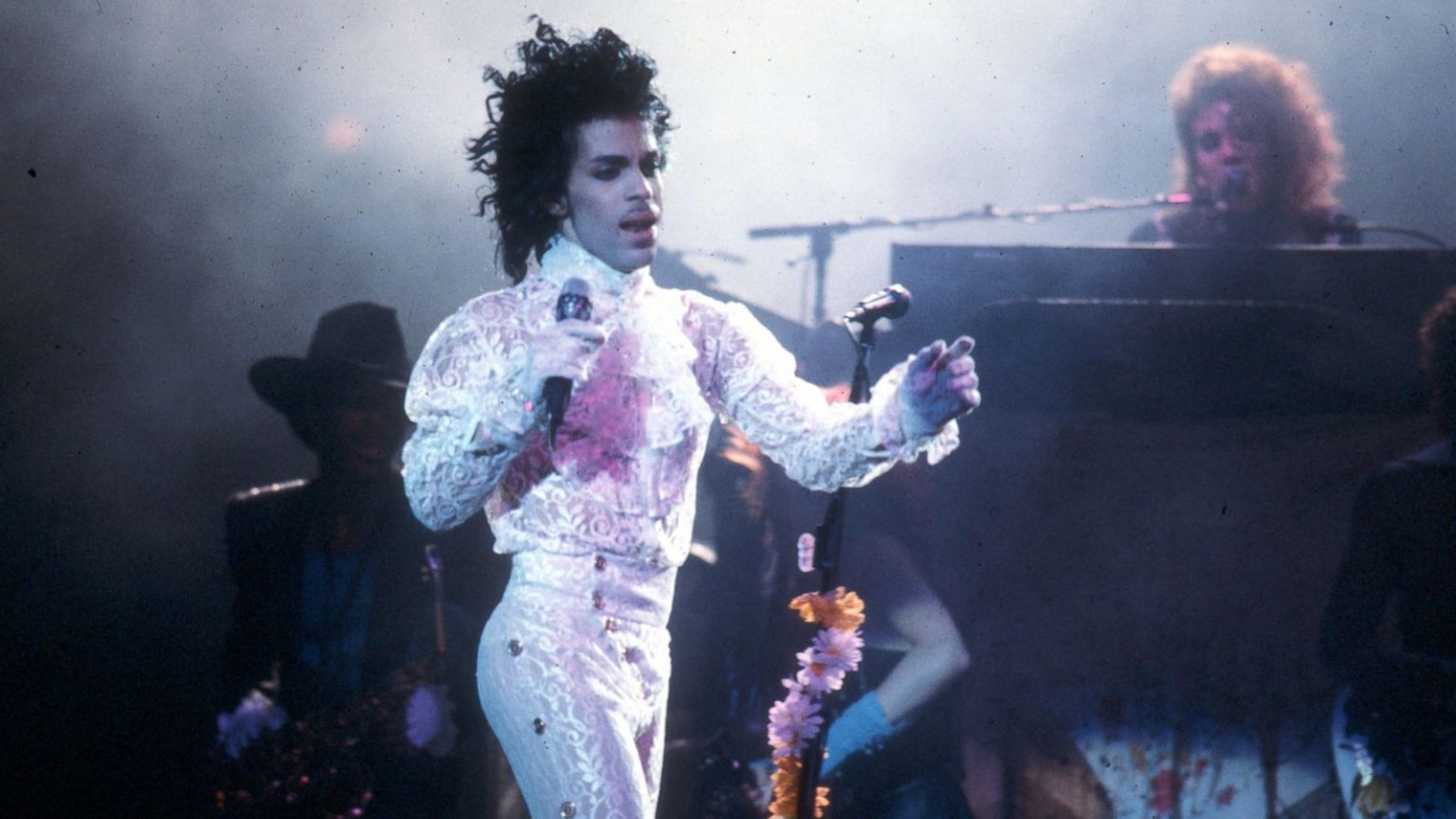 Prince Rogers Nelson : Height, Legacy, Career, and the Life of a ...